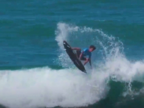 Bronson Meydi, Raja Baru Surfing Dunia dari Lakey Dompu
